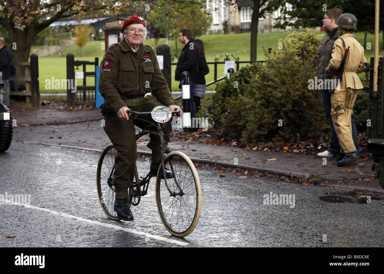 OLD PARATROOPER ON BICYCLE PICKERING YORKSHIRE PICKERING NORTH ...