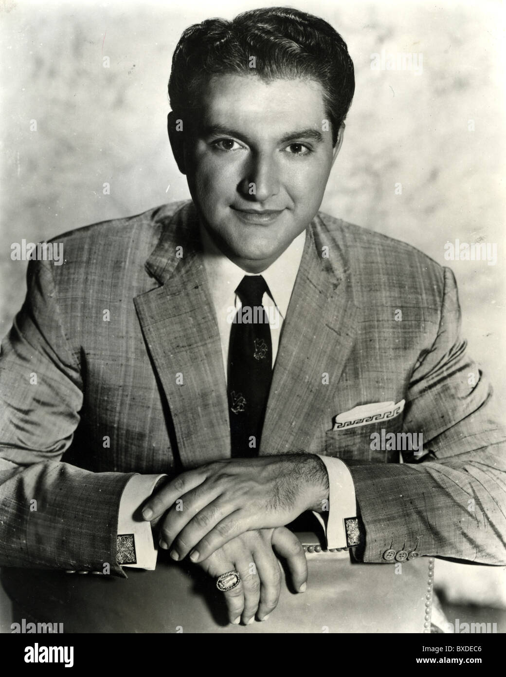 LIBERACE (1919-1987) US entertainer and pianist Stock Photo - Alamy
