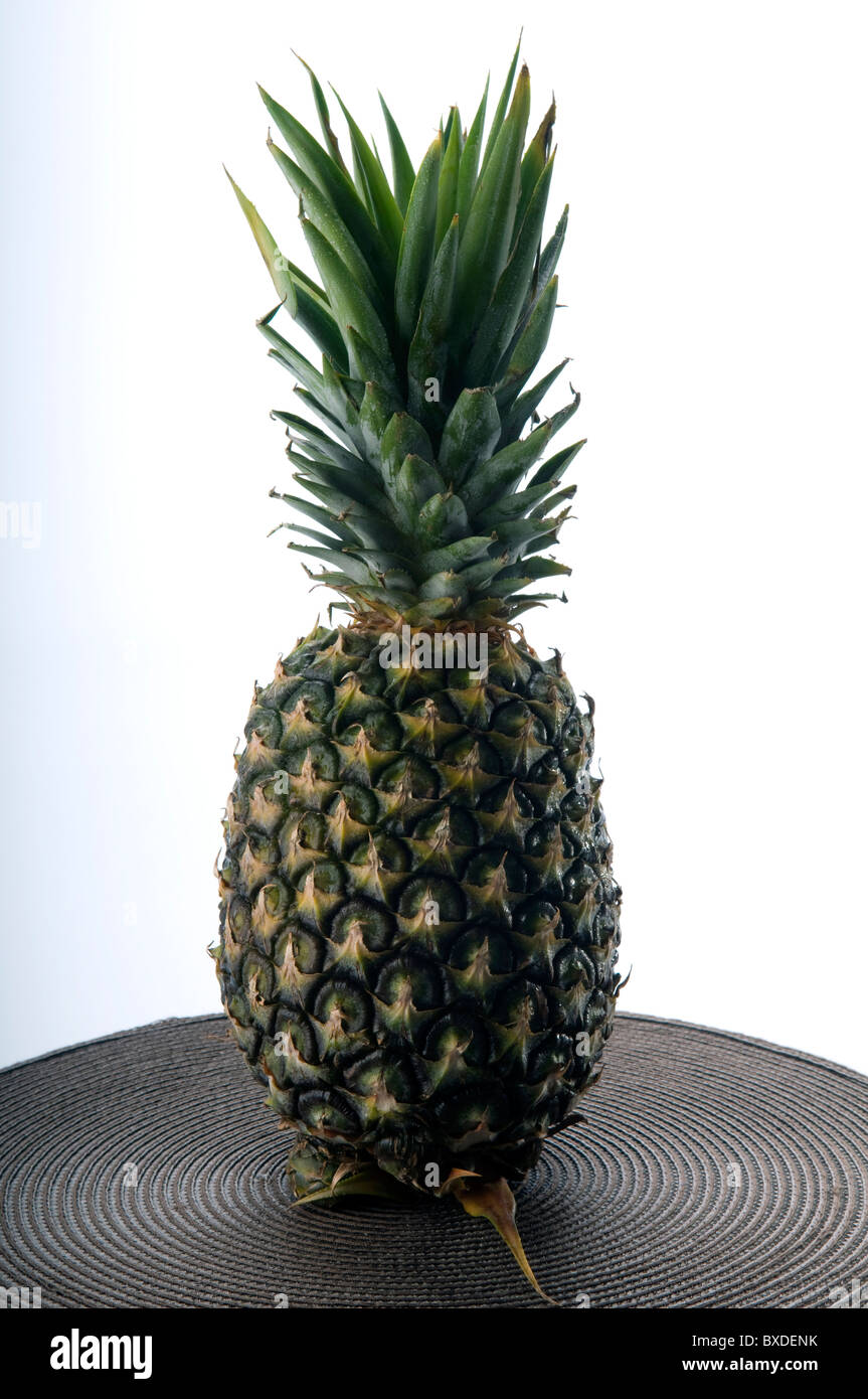 Singular fruit hi-res stock photography and images - Alamy