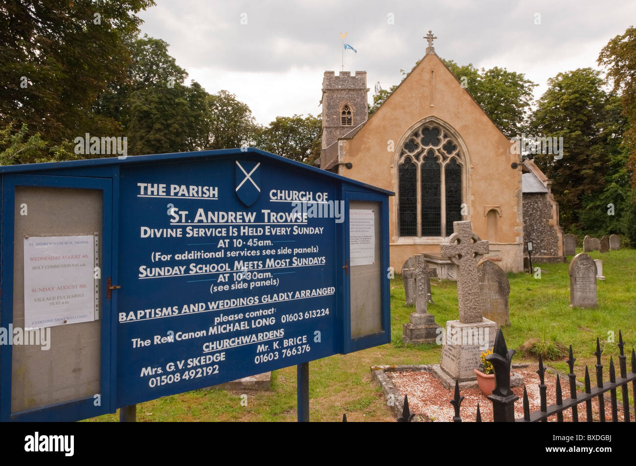 St andrews church sign hi-res stock photography and images - Alamy