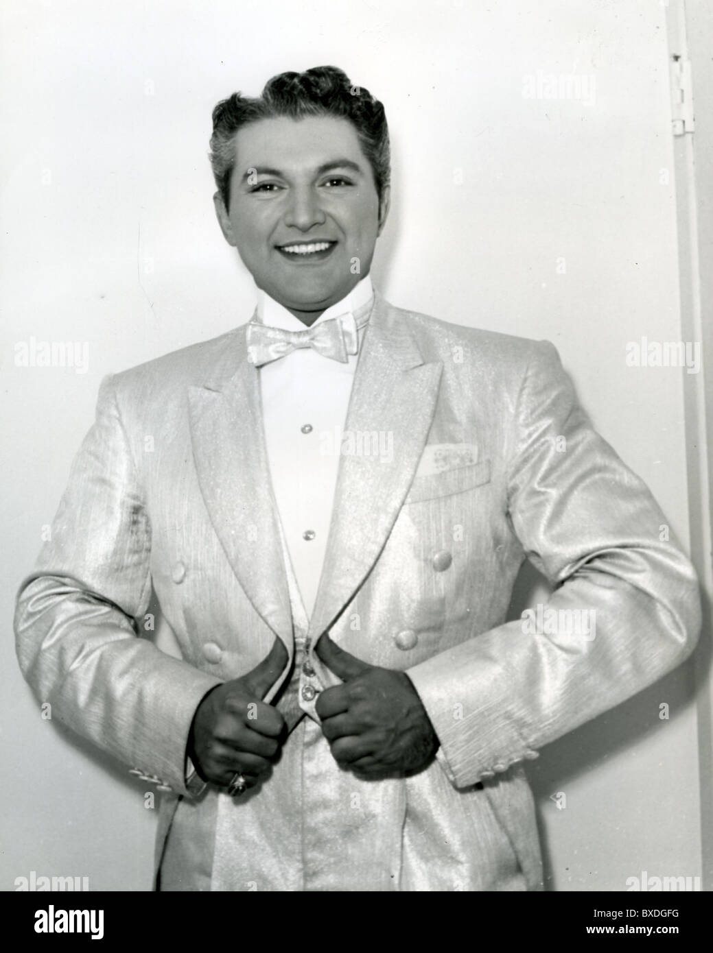 LIBERACE (1919-1987) US pianist and entertainer Stock Photo - Alamy