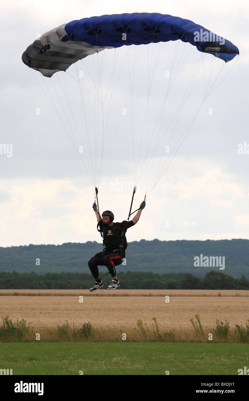 Swooping hi-res stock photography and images - Alamy