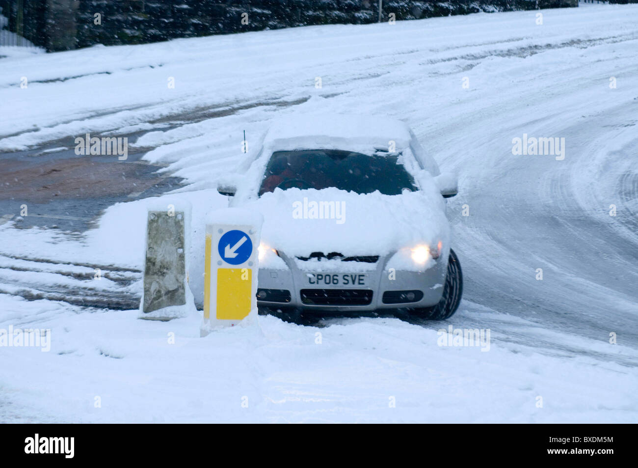 Car sliding on ice hi-res stock photography and images - Alamy
