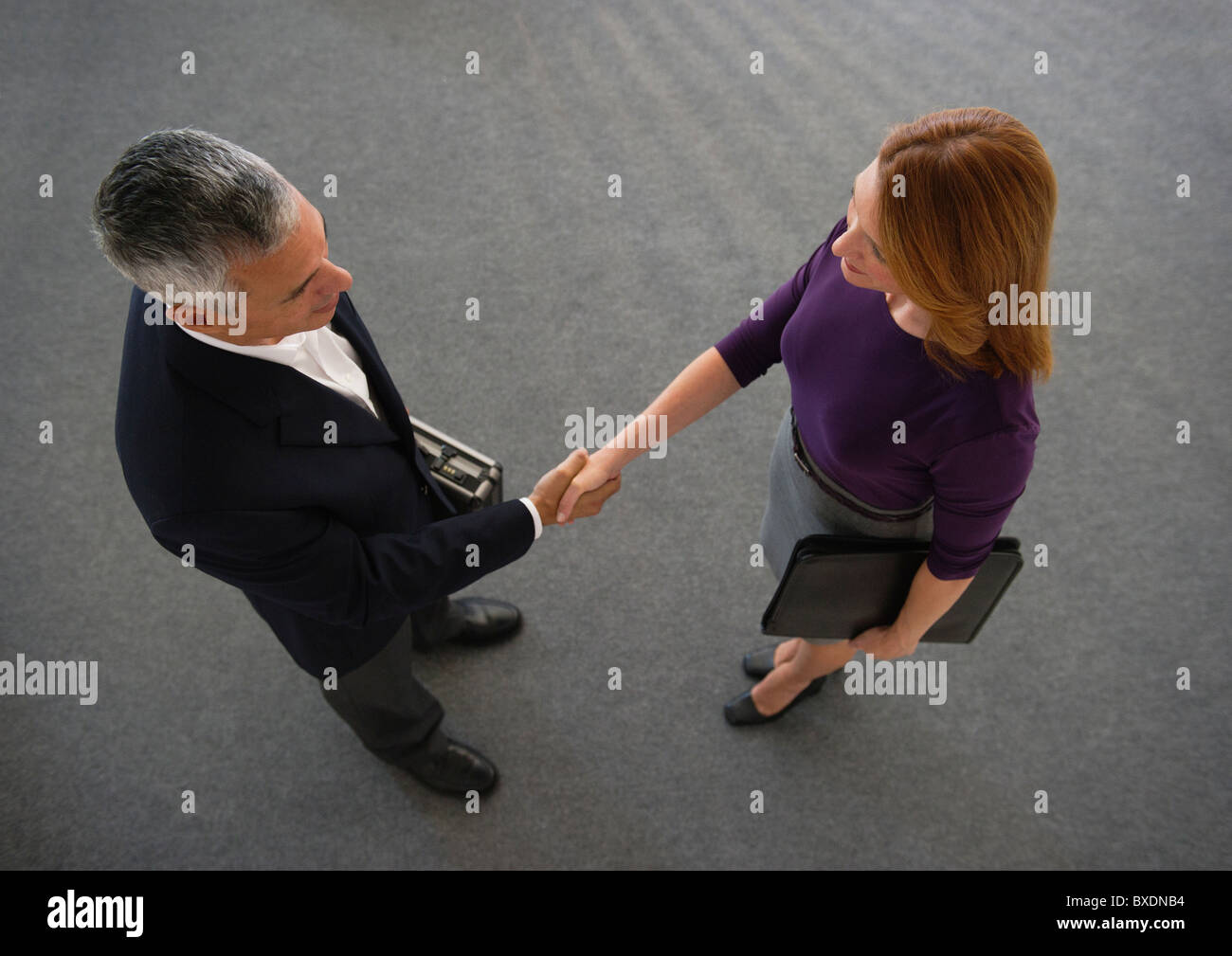 Teams shaking hands hi-res stock photography and images - Alamy