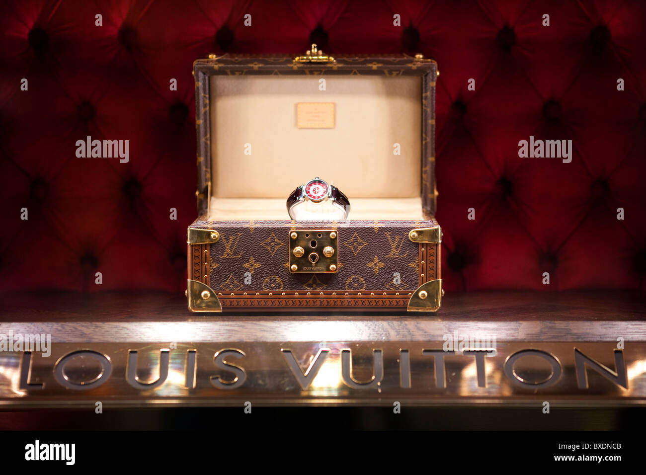 Louis Vuitton shop in New Bond street, London Stock Photo - Alamy