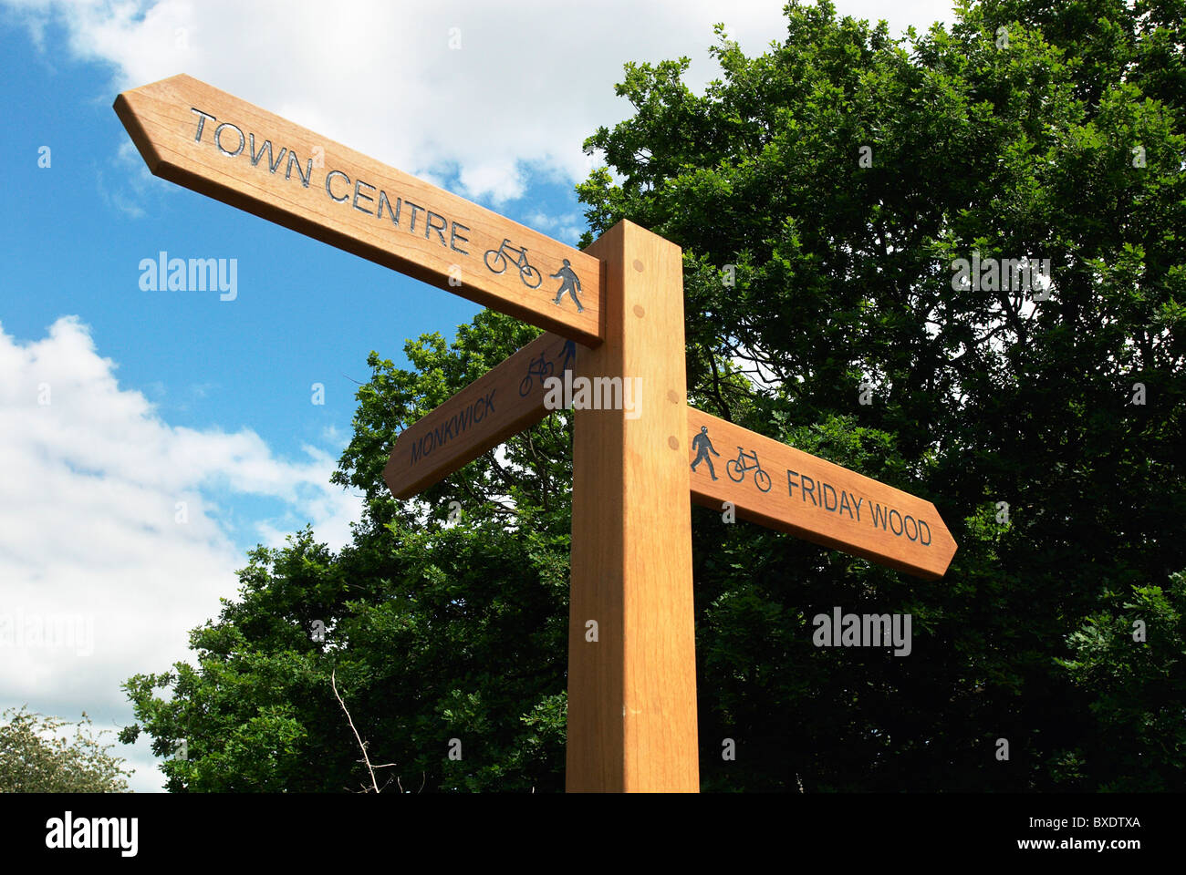 Cycle direction hi-res stock photography and images - Alamy