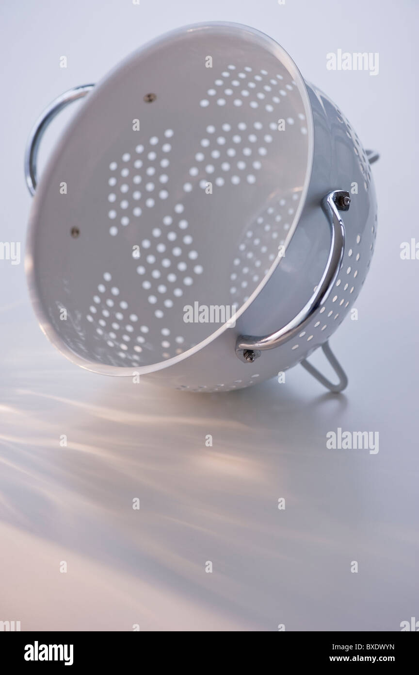 Colanders strainers hi-res stock photography and images - Alamy