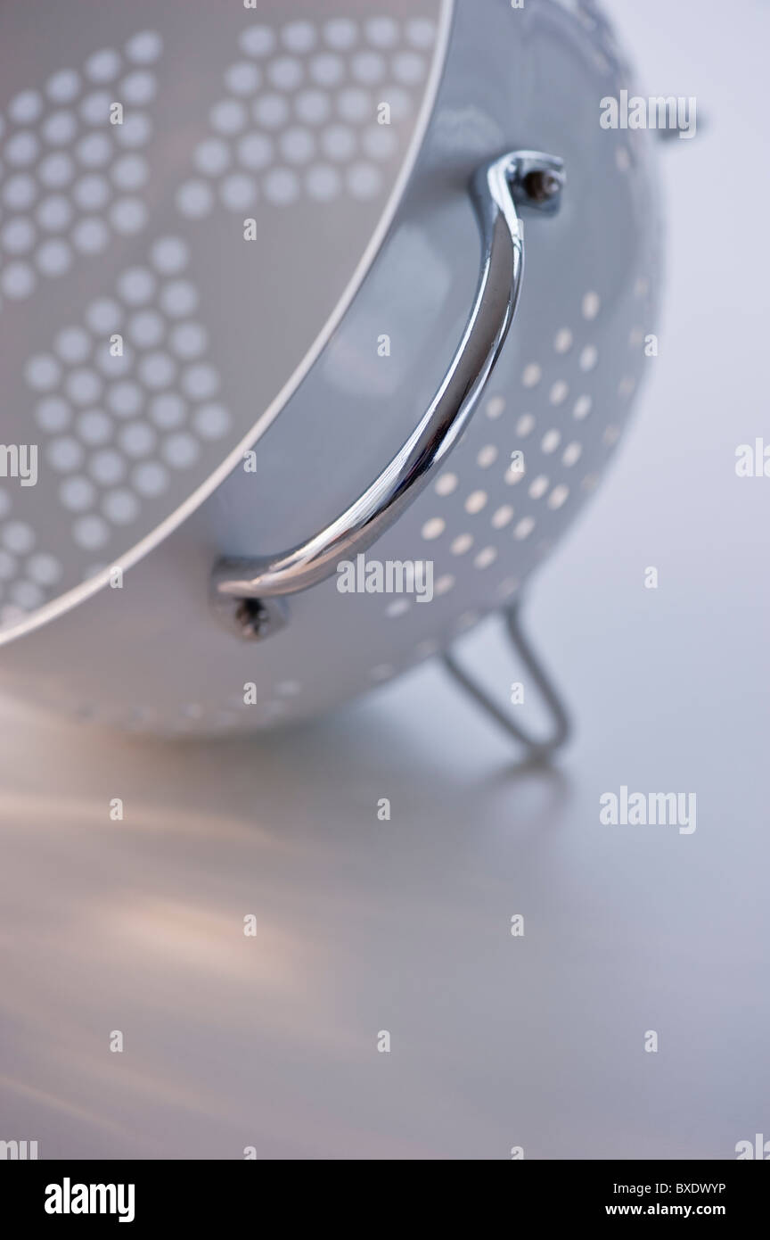 Colanders strainers hi-res stock photography and images - Alamy