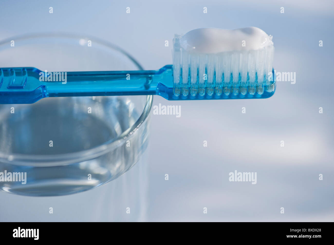 Toothbrush and toothpaste water hi-res stock photography and images - Alamy