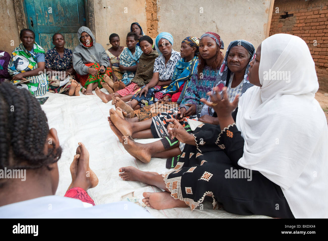 Teacher africa group discussion hi-res stock photography and images - Alamy