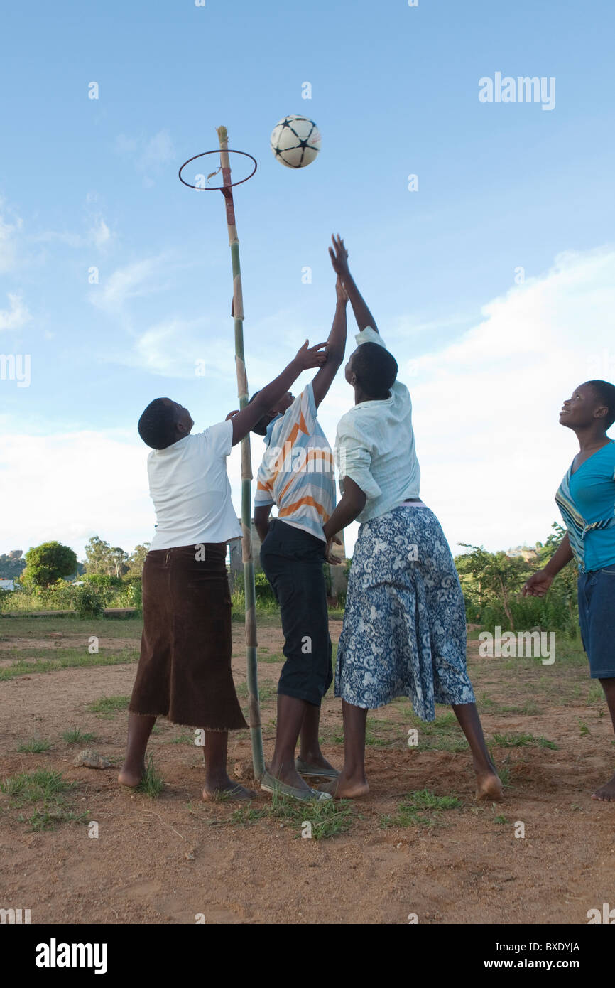Netball school girls High Resolution Stock Photography and Images - Alamy