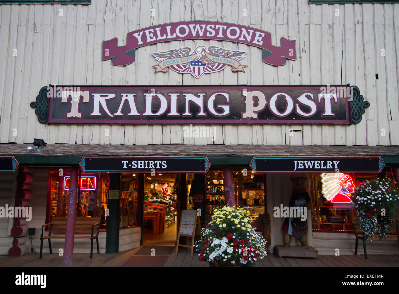 Rustic storefront hi-res stock photography and images - Alamy