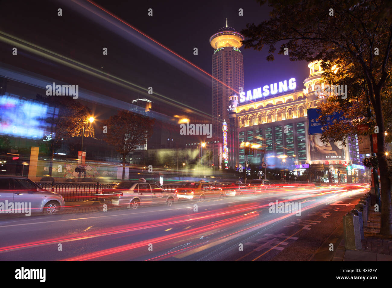 Shanghai street night hi-res stock photography and images - Alamy