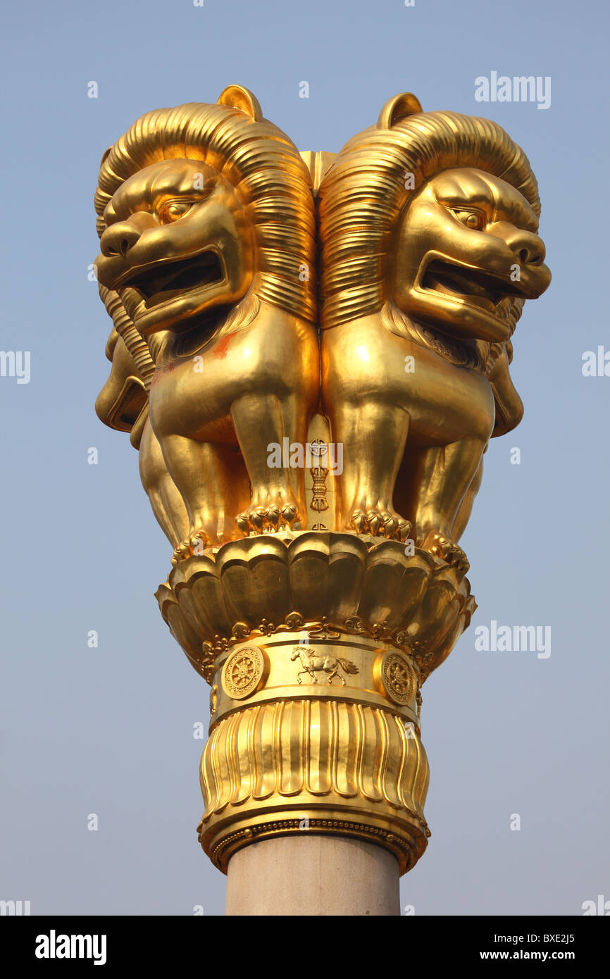 Lion golden statue in Shanghai, China Stock Photo - Alamy