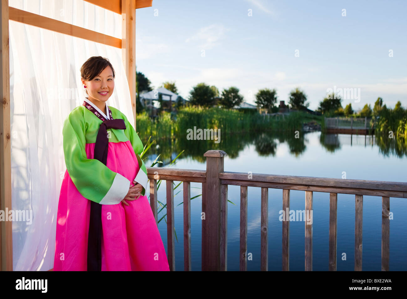 Korean woman in traditional clothing Stock Photo - Alamy