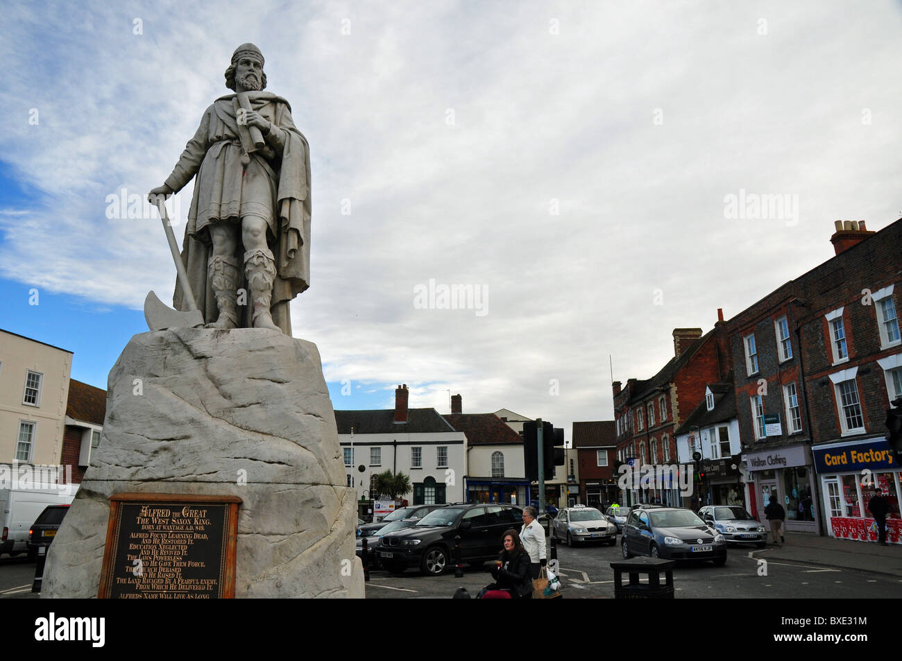 : statue of alfred in wantage hi-res stock photography and images - Alamy