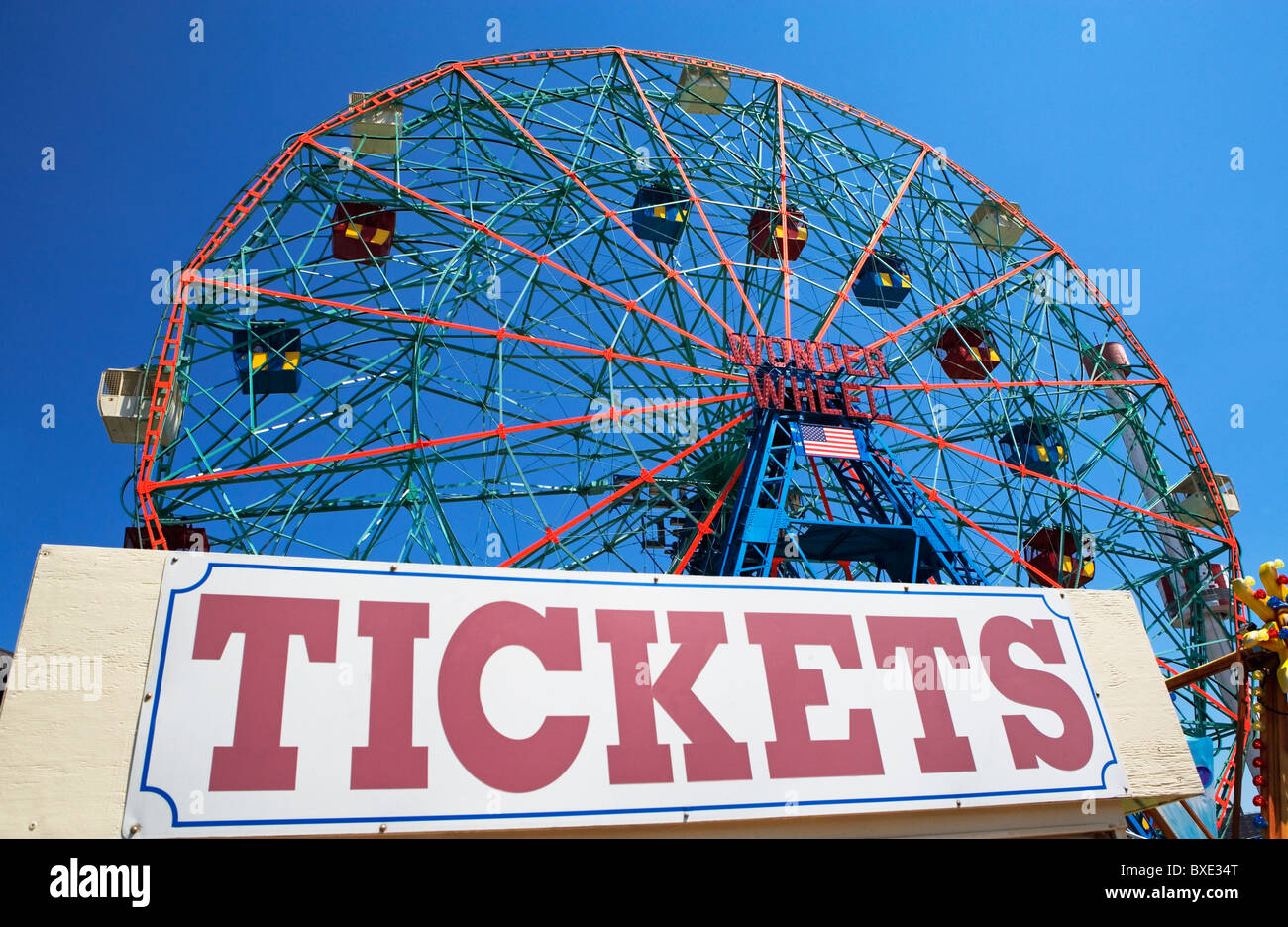 Signs by carnival midway ride hi-res stock photography and images - Alamy