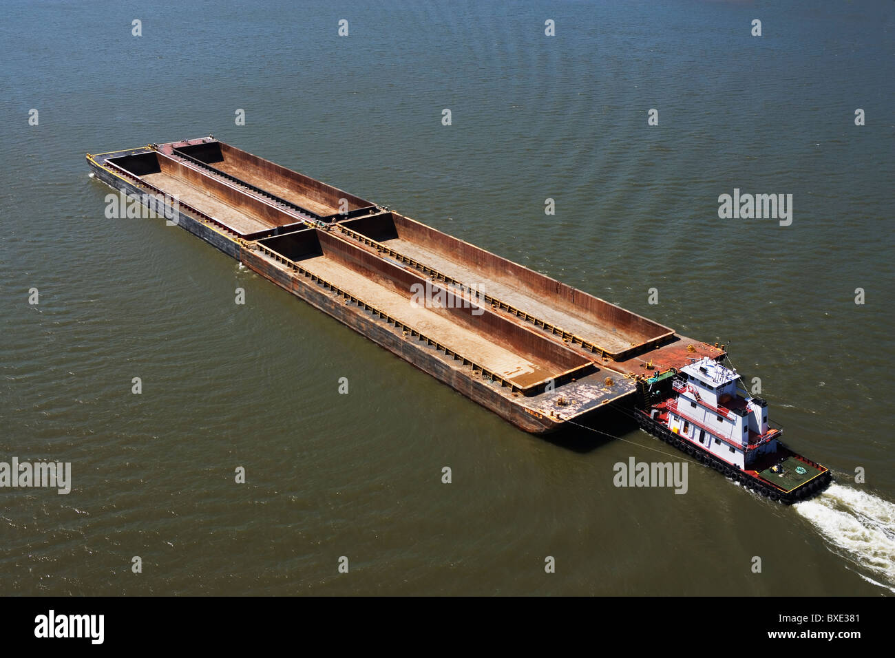 Barge tugboat east river new york hi-res stock photography and images ...