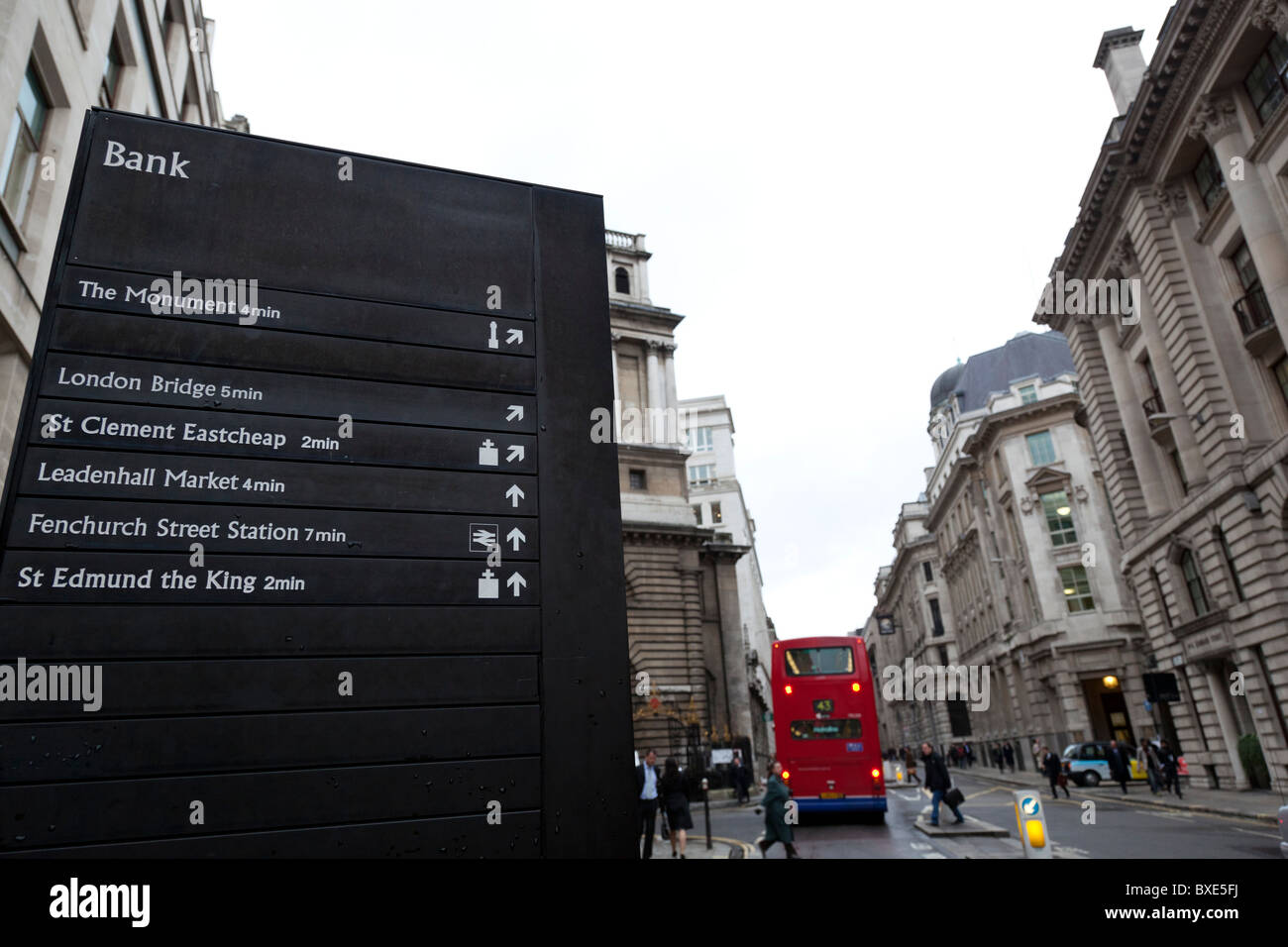 Directions sign hi-res stock photography and images - Alamy