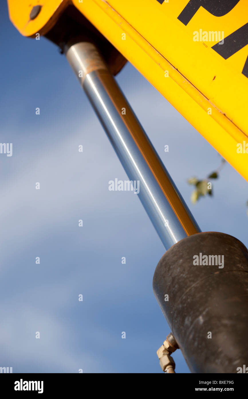 Close-up of a hydraulics cylinder and piston Stock Photo - Alamy