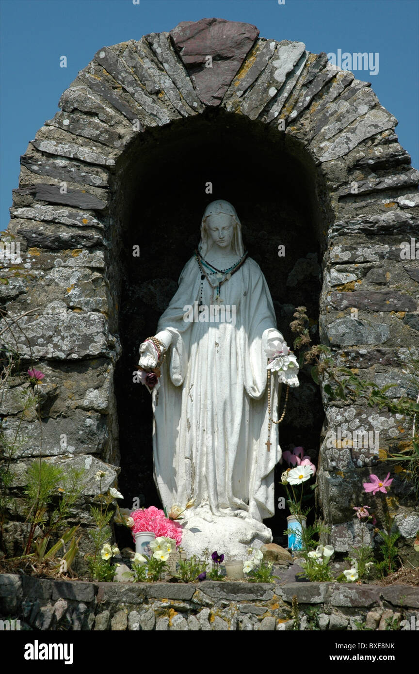 Statue of st non hi-res stock photography and images - Alamy