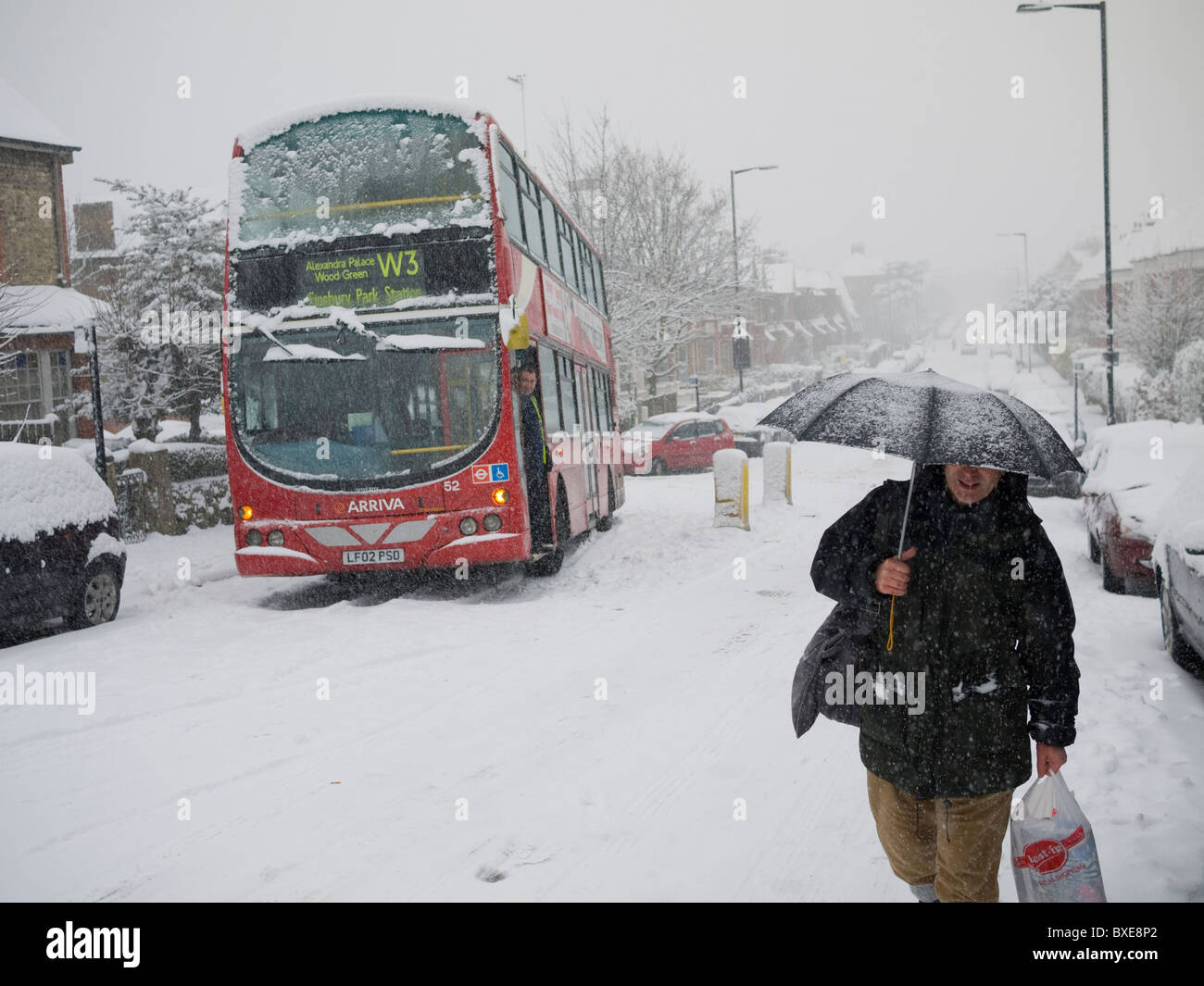 Bus stuck hi-res stock photography and images - Alamy
