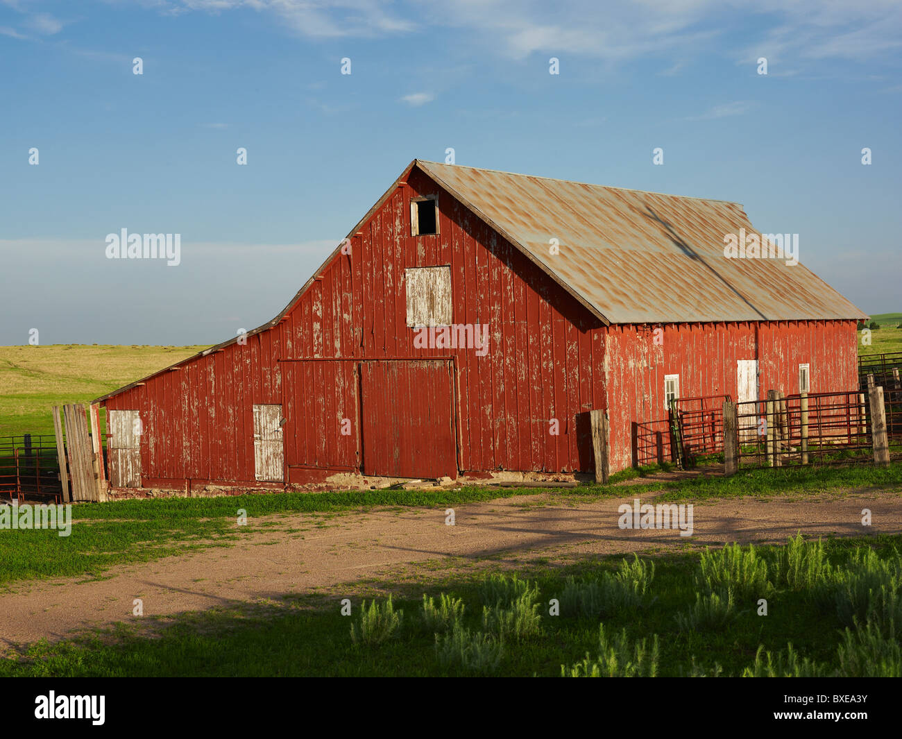 Farms red barn hi-res stock photography and images - Alamy