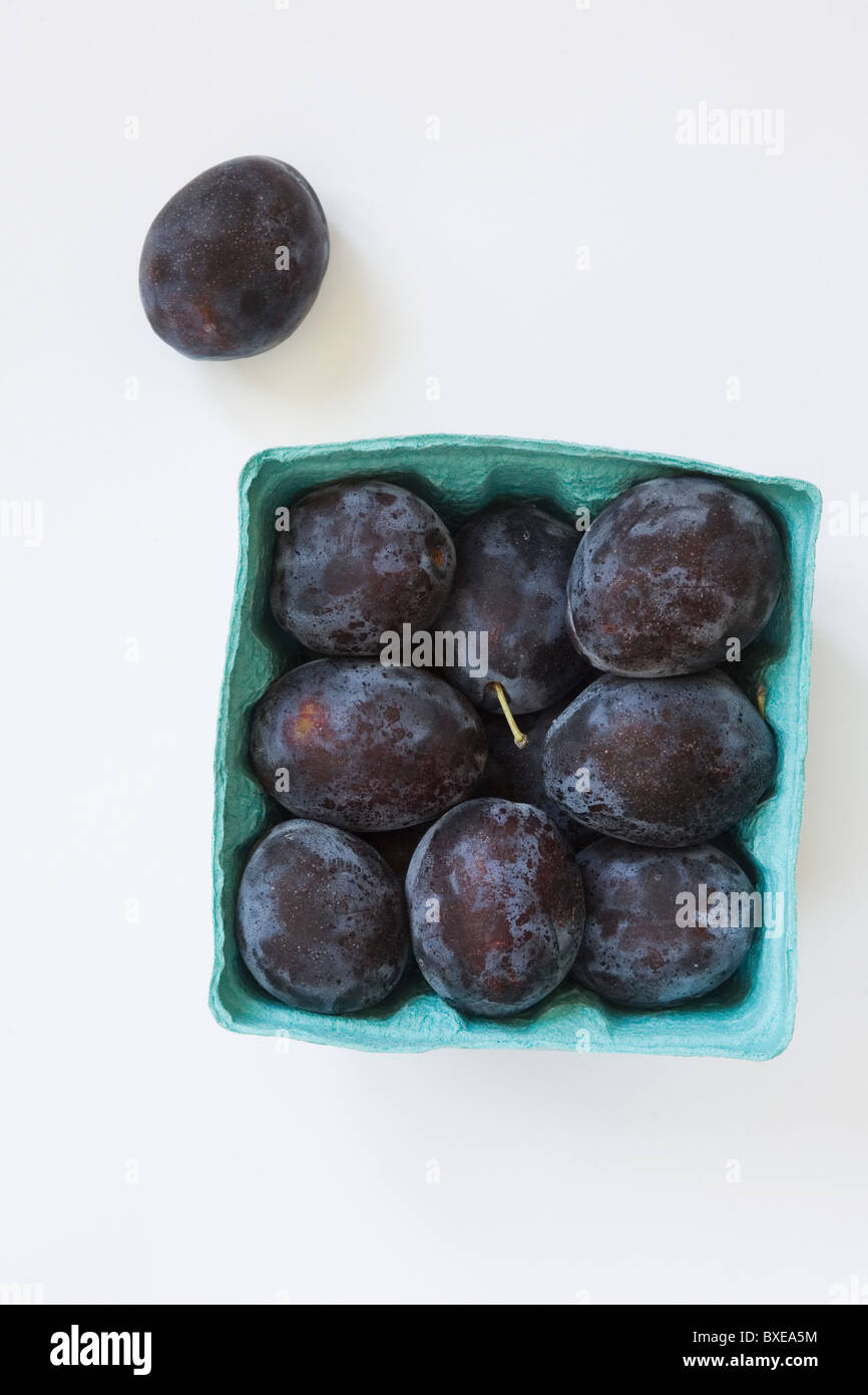 Local plums hi-res stock photography and images - Alamy