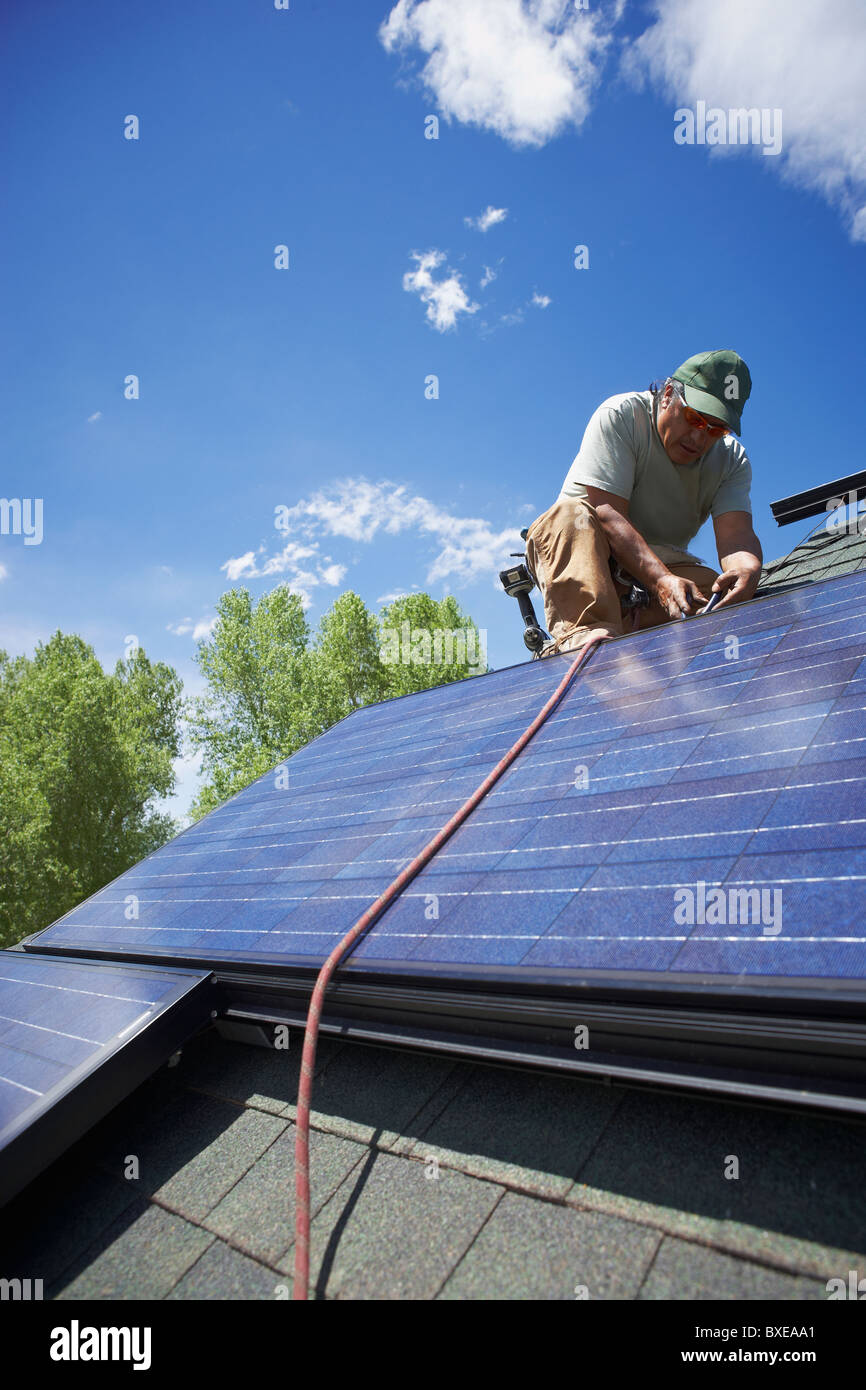 Solar panel hi-res stock photography and images - Alamy