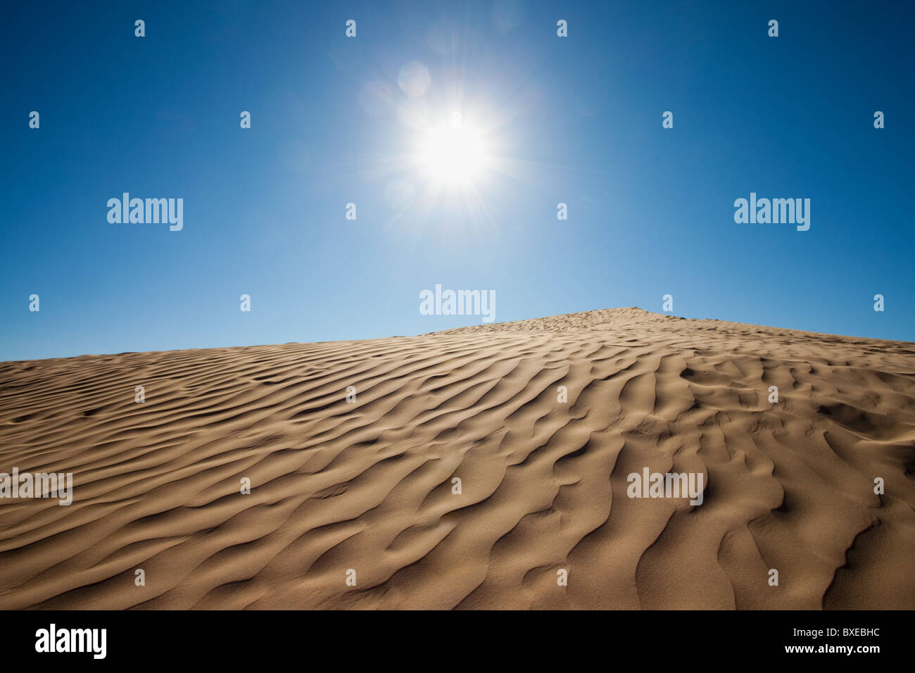 Desert skies horizontal hi-res stock photography and images - Alamy