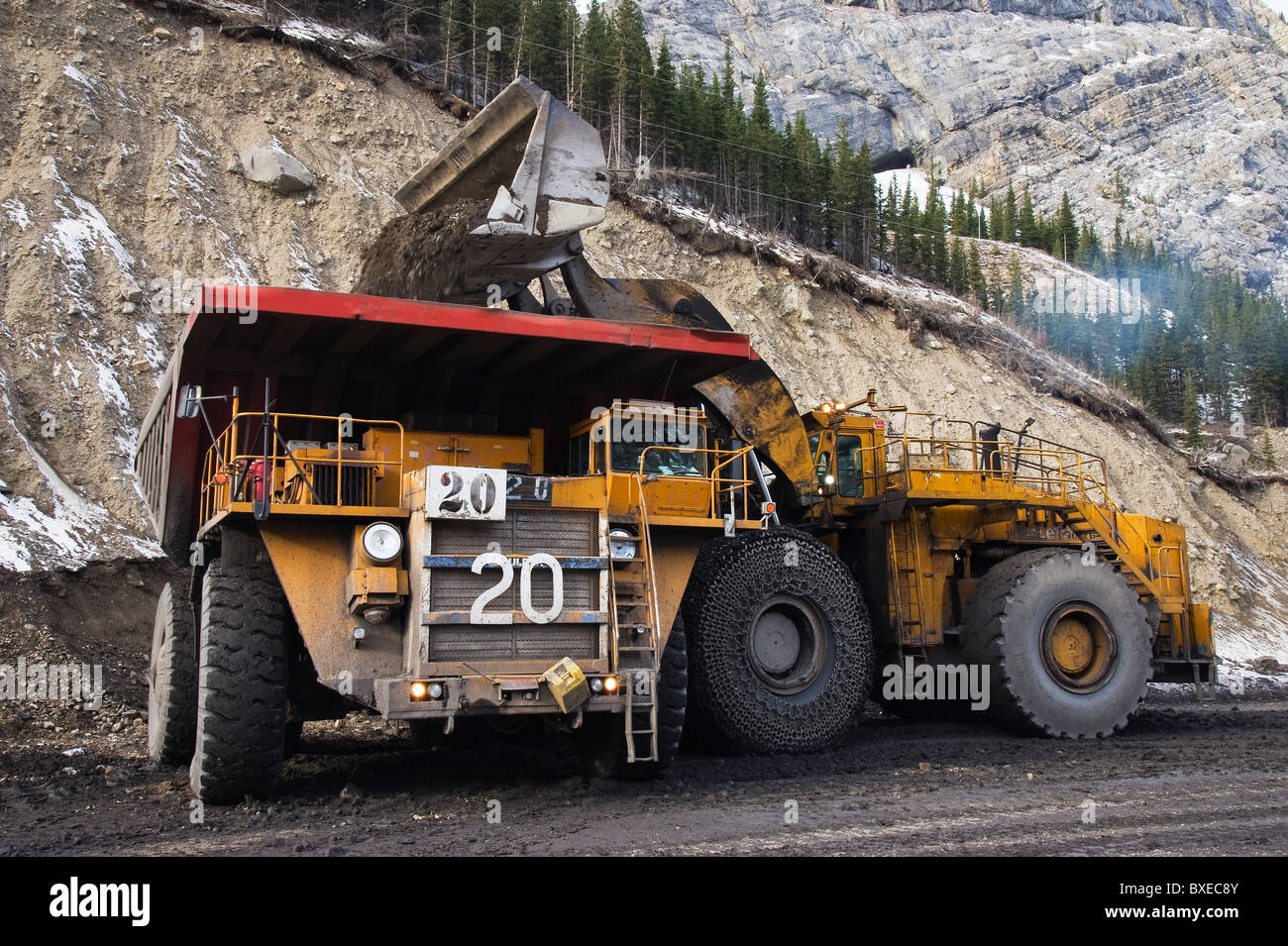 Loader dump truck mine hi-res stock photography and images - Alamy