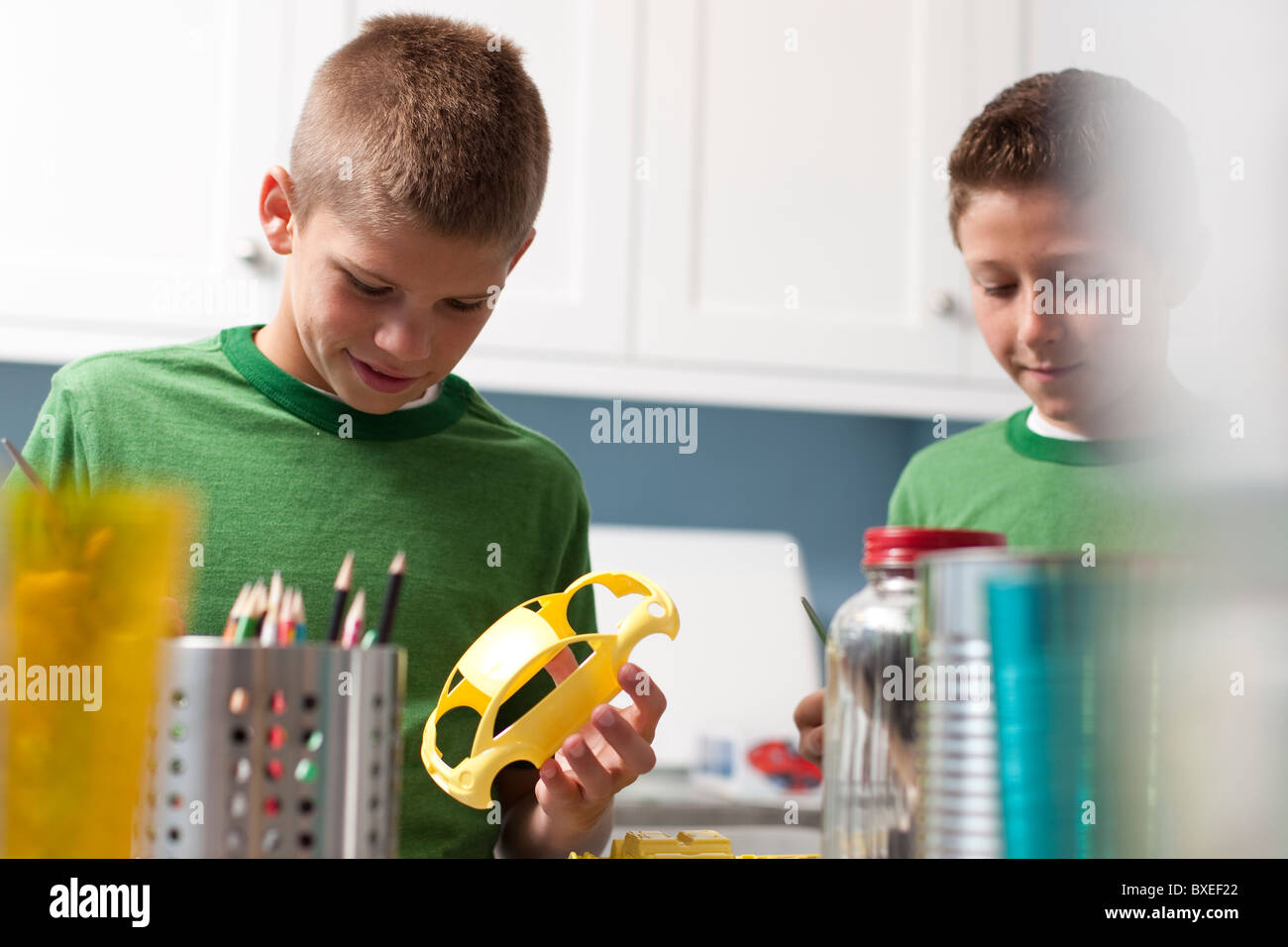 Teen model building hi-res stock photography and images - Alamy