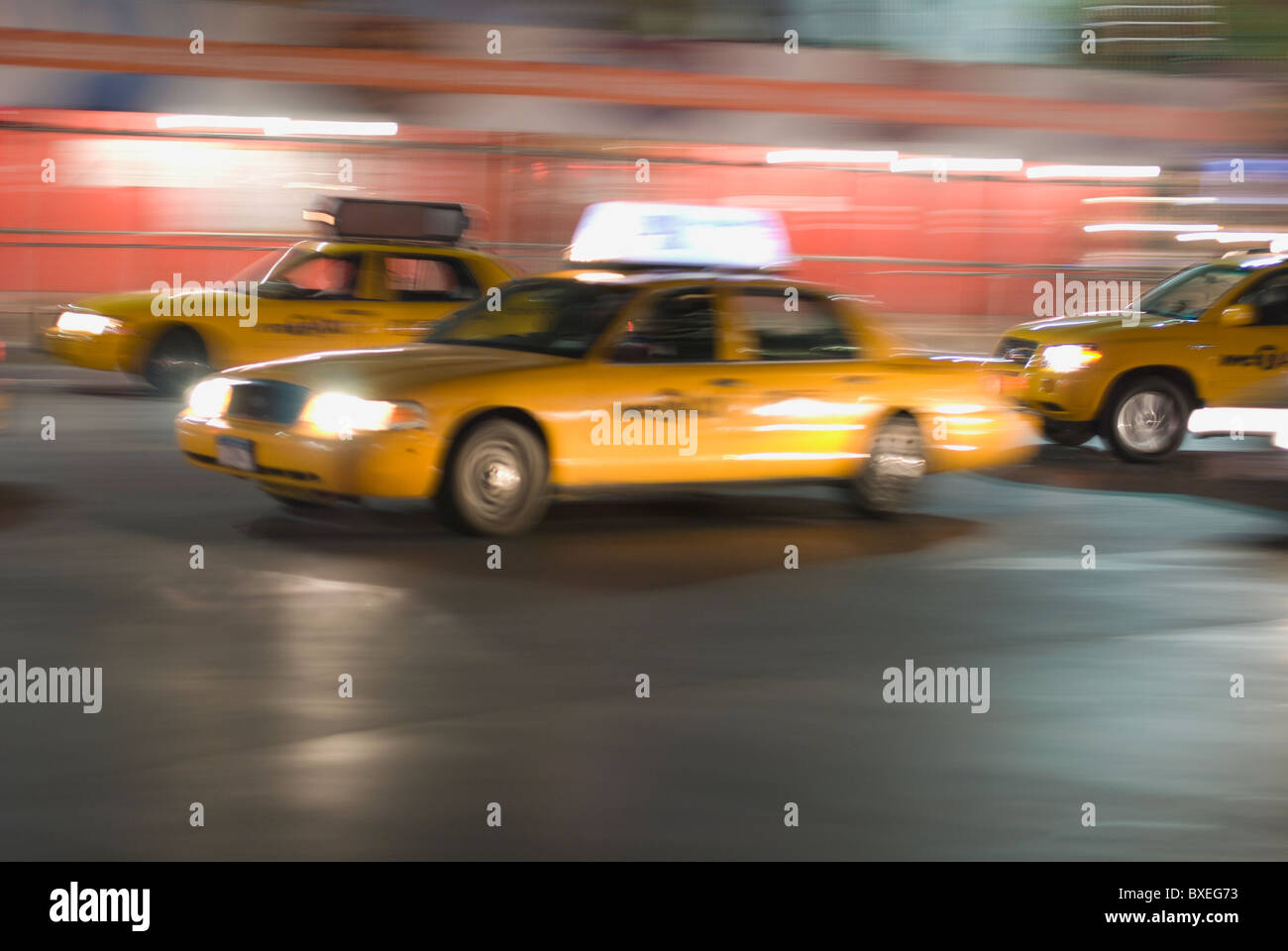 Three wheelers taxi hi-res stock photography and images - Alamy