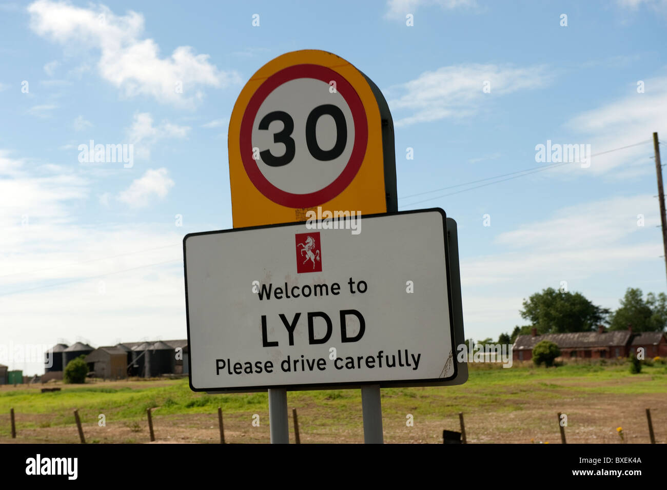 30mph sign hi-res stock photography and images - Alamy