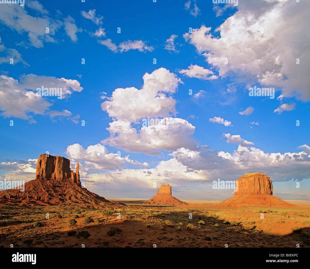 The Mittens and Merrick Butte at sunset, Monument Valley Tribal Park ...
