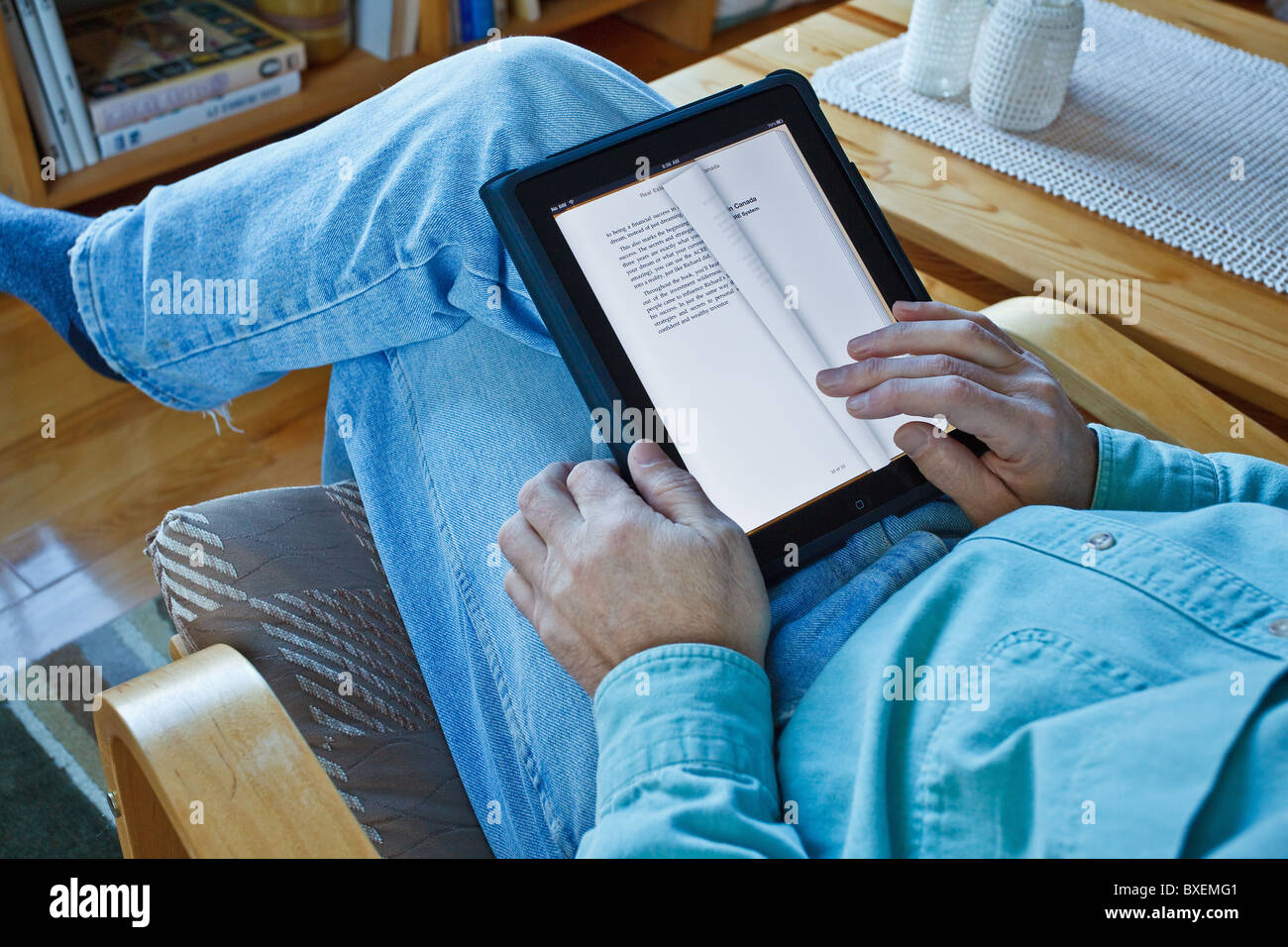 Man reading chair home library book hi-res stock photography and images ...