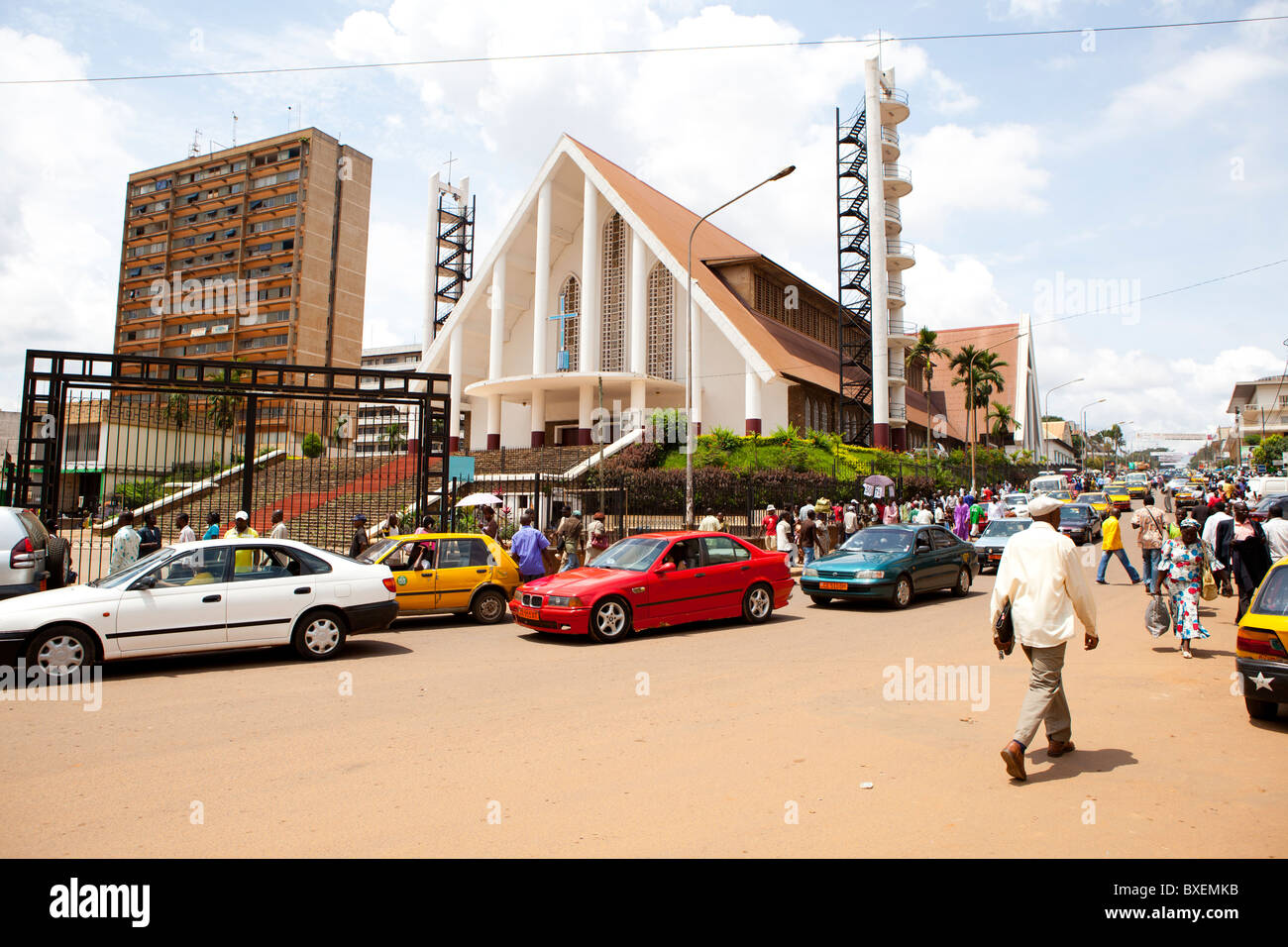 Yaounde road hi-res stock photography and images - Alamy