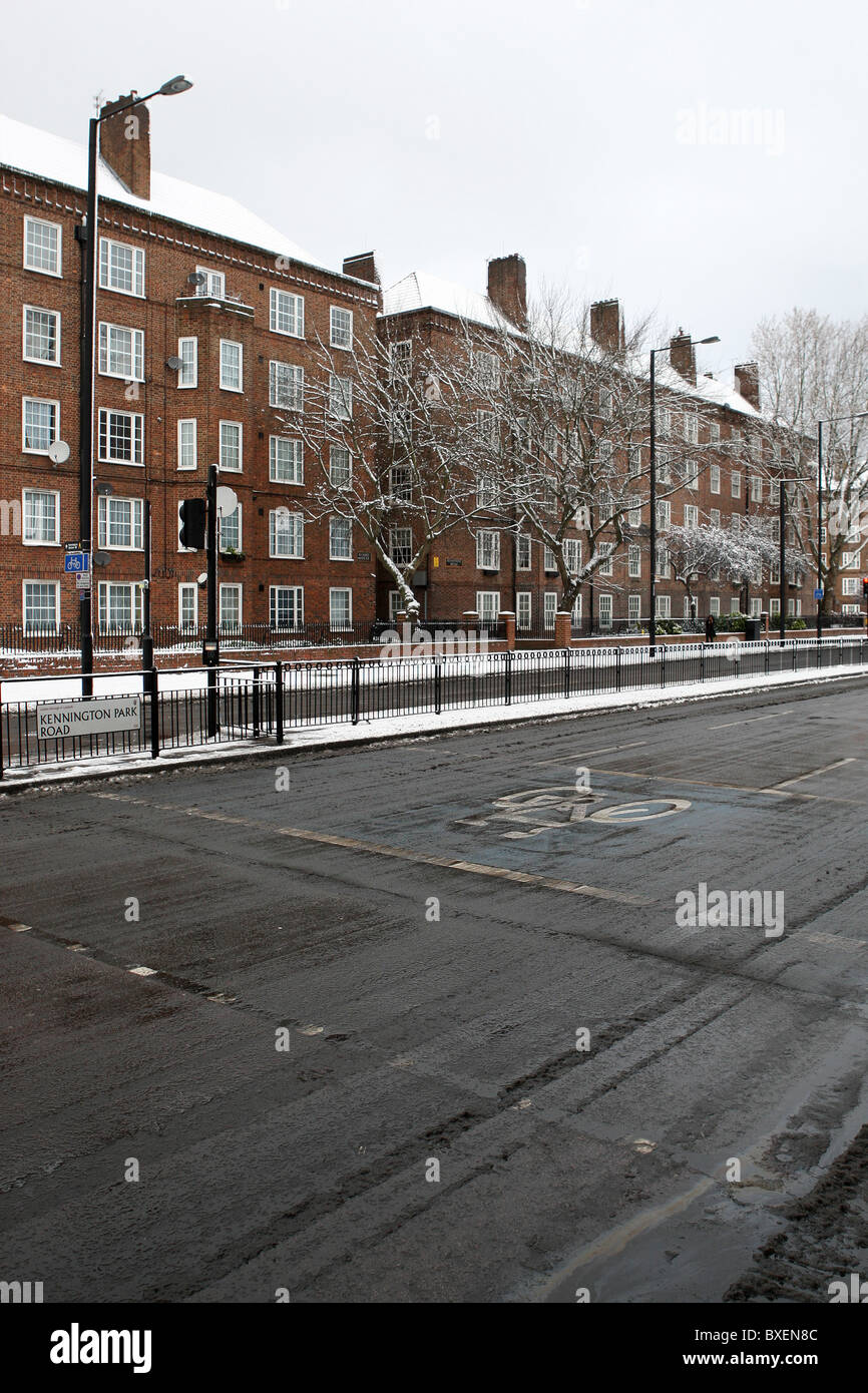 Oval station hi-res stock photography and images - Alamy