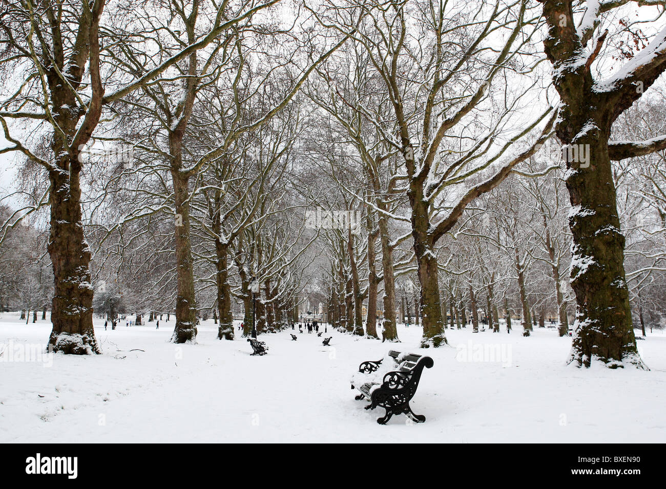 After a heavy snowfall in london hi-res stock photography and images ...