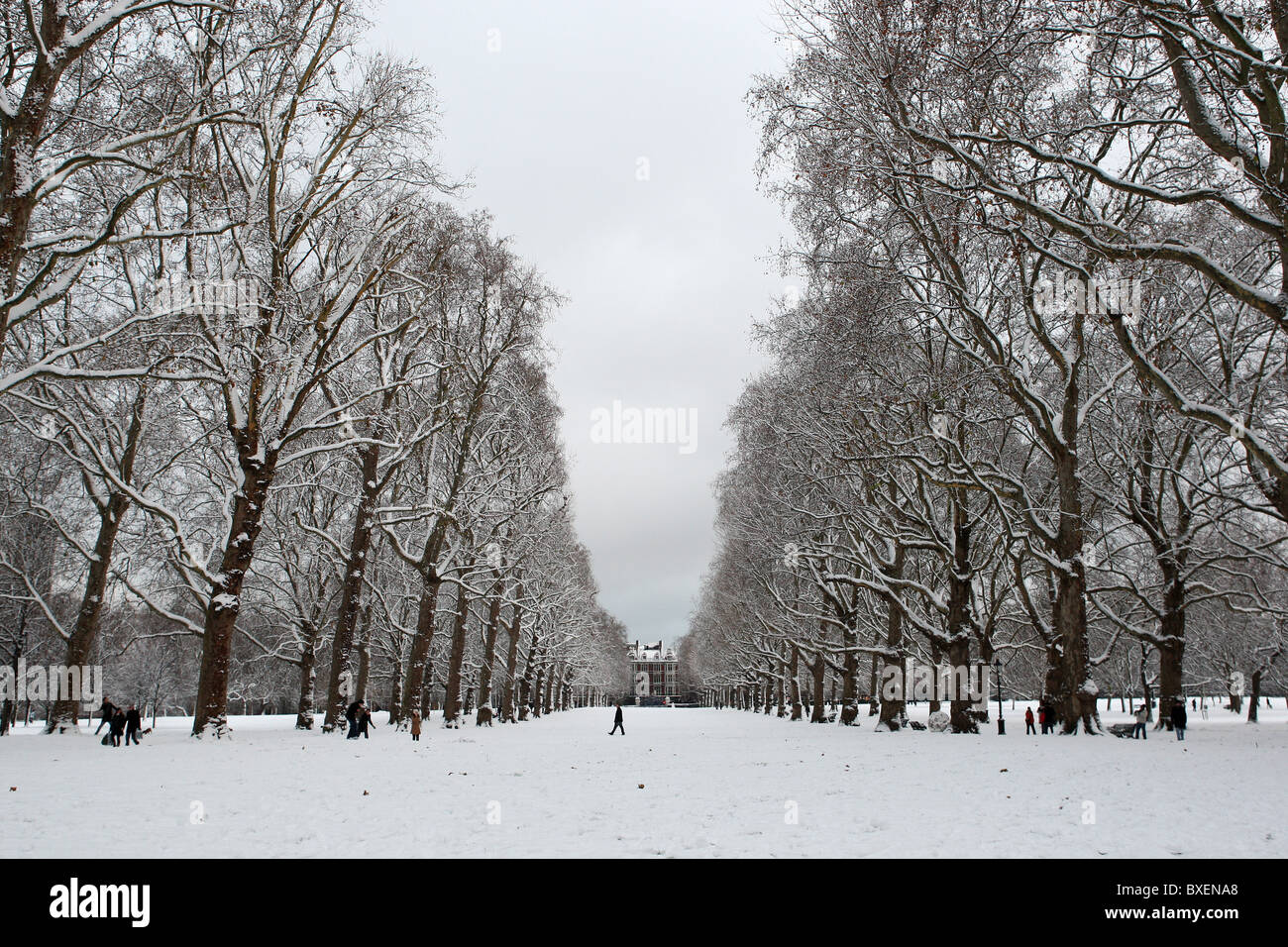 After a heavy snowfall in london hi-res stock photography and images ...