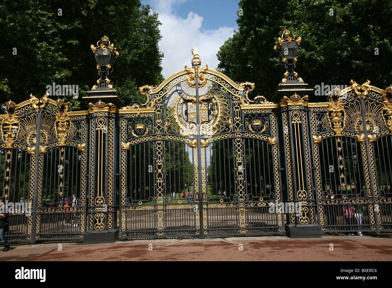 Opposite the palace hi-res stock photography and images - Alamy