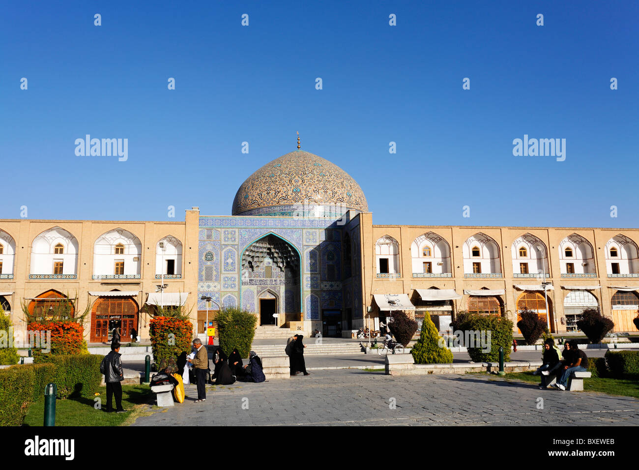 The Masjid-i Sheikh Lotfallah, Maydan Imam, Isfahan, Iran Stock Photo ...