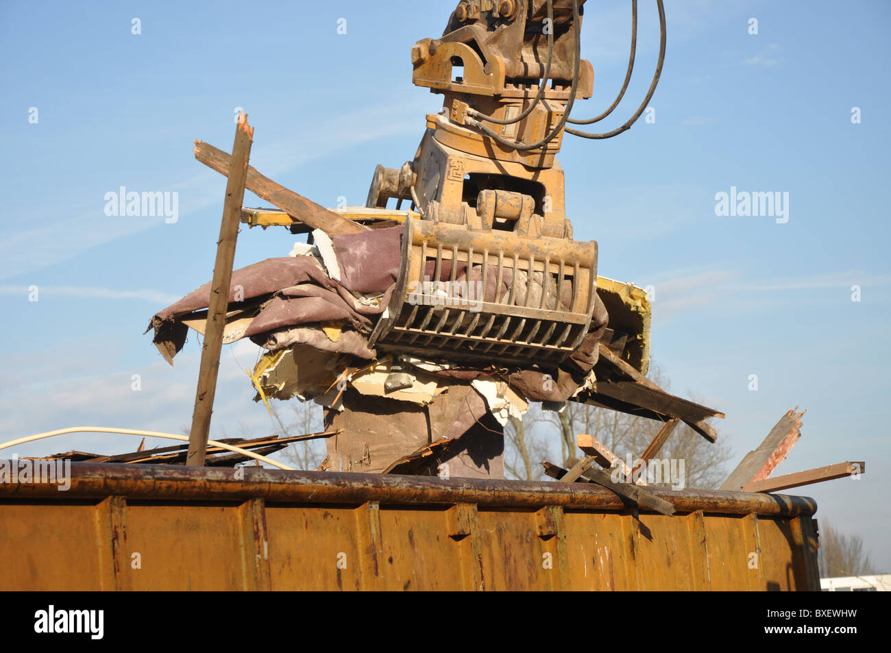 Demolition machine hi-res stock photography and images - Alamy