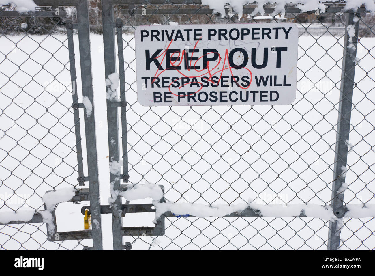 Private property keep out hi-res stock photography and images - Alamy