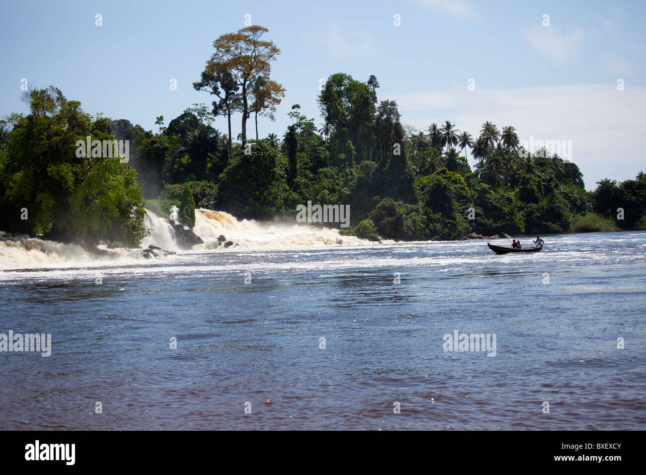 boat river rapids Cameroon Kribi rain forest row Stock Photo - Alamy