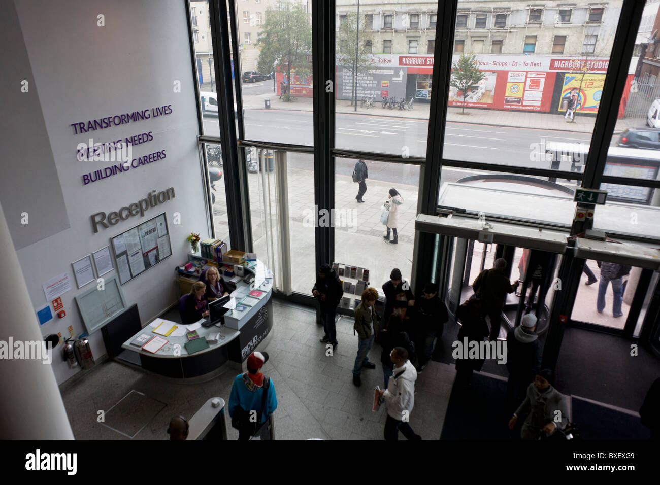 Entrance london metropolitan university hi-res stock photography and ...