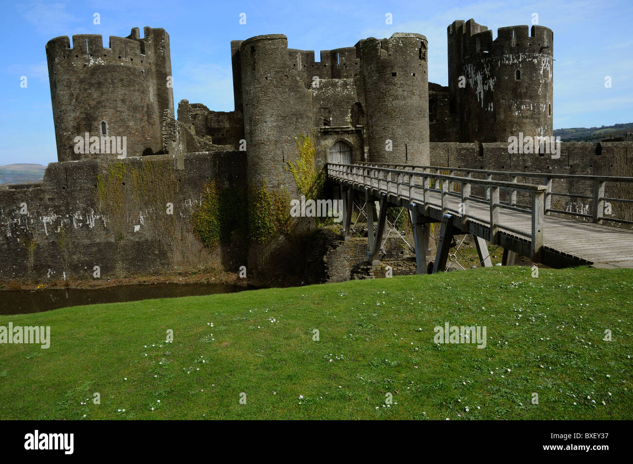 Back castle hi-res stock photography and images - Alamy
