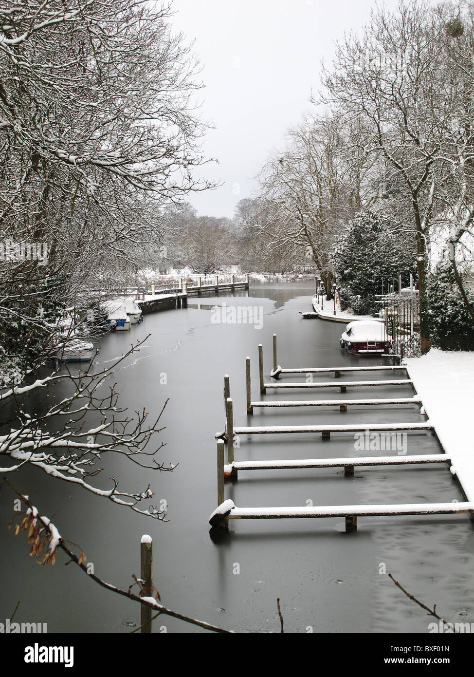 Side channel hi-res stock photography and images - Alamy