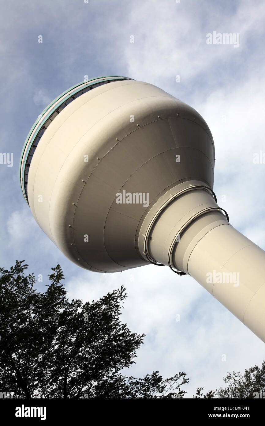 White and blue water tower hi-res stock photography and images - Alamy
