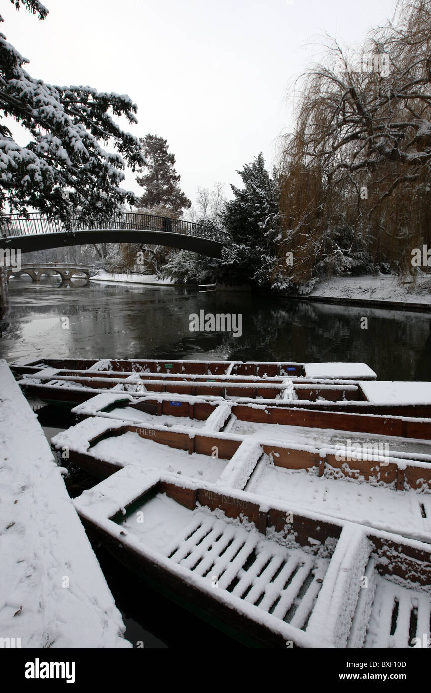 RIVER CAM CAMBRIDGE DURING THE WINTER Stock Photo - Alamy